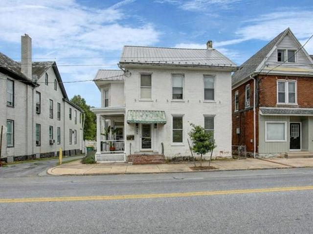 244 W Main St, Waynesboro, PA 17268