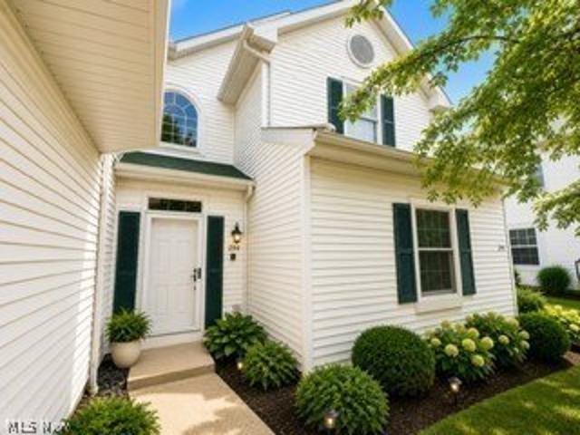 244 Vista Cir Unit 15B, North Olmsted, OH 44070