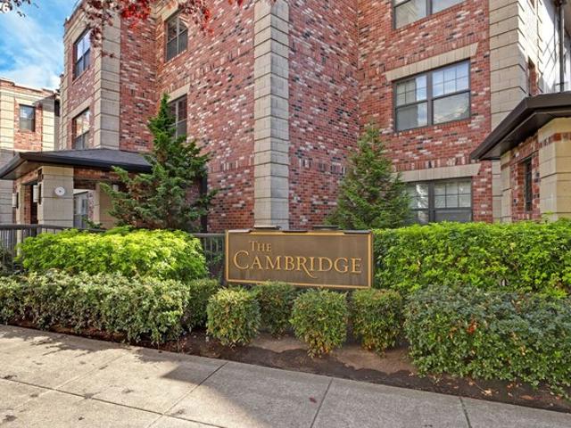 2454 NW Westover Rd, Portland, OR 97210