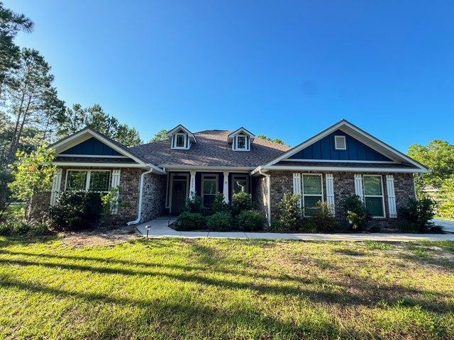 2454 Cove Rd, Navarre, FL 32566