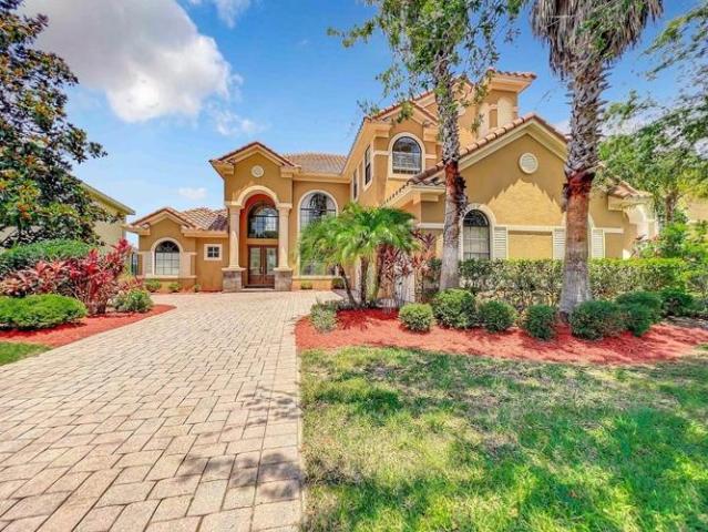 2454 Heritage Green Ave, Davenport, FL 33837