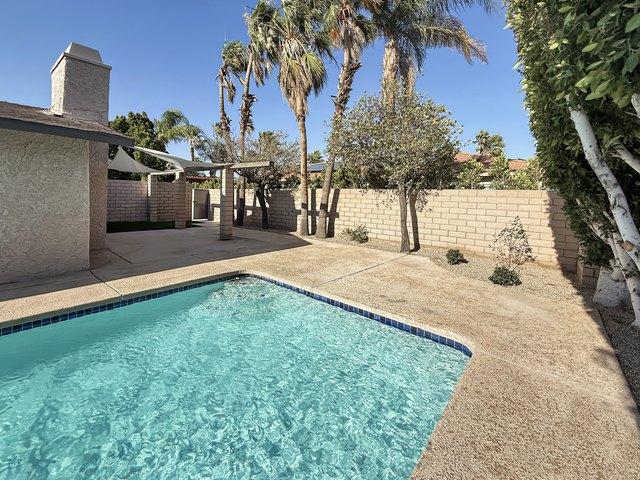 2455 E Rogers Rd, Palm Springs, CA 92262