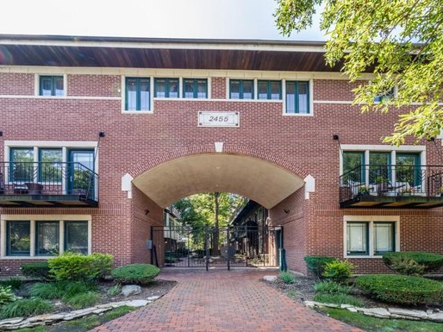 2455 W Ohio St Unit 13E, Chicago, IL 60612