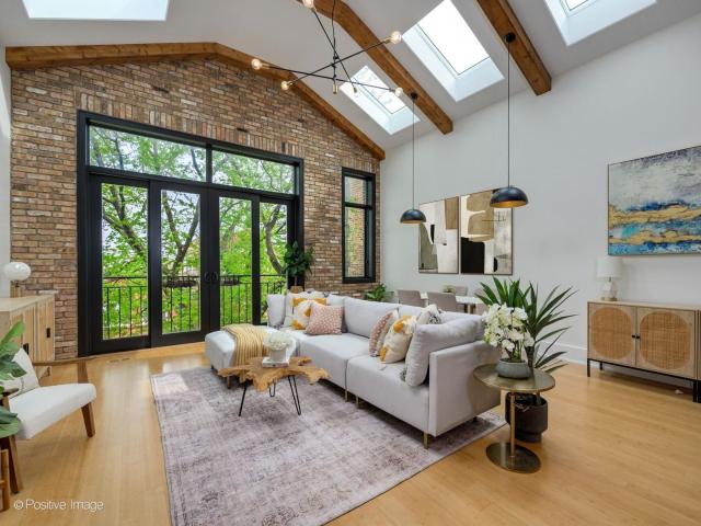 2455 W Walton Street # 3