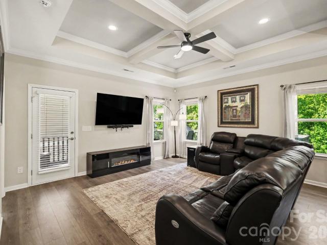 24562 Blue Heron Circle