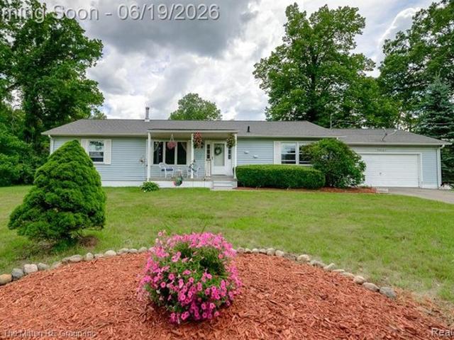 24567 Sherwood Rd, Sumpter Township, MI 48111