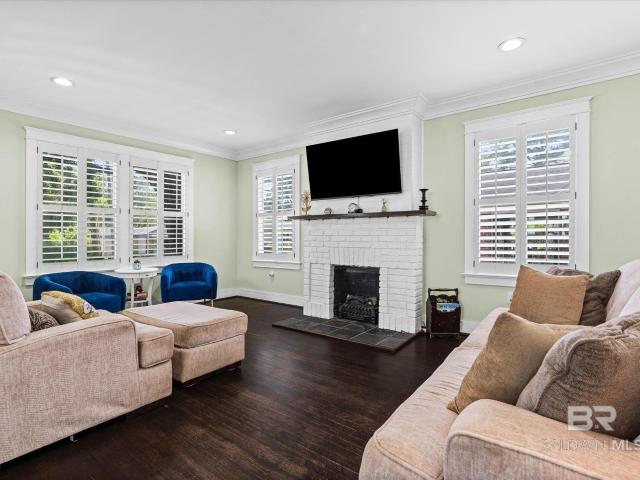 2456 Dauphin Street