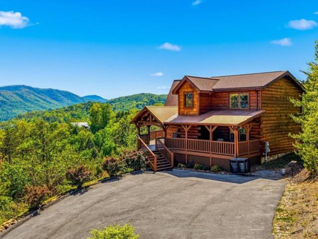 2456 Hackberry Dr, Sevierville, TN 37862