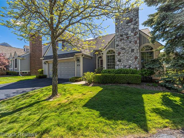 2456 Inglehill Point
