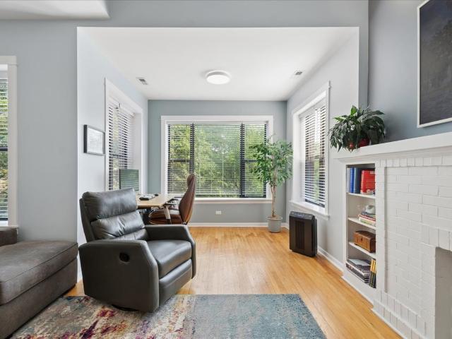 2456 W Eastwood Avenue # 3