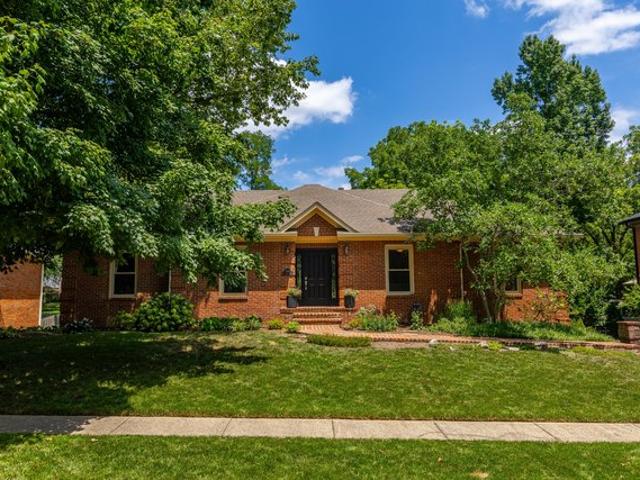 2456 Woodfield Cir, Lexington, KY 40515