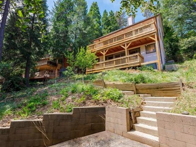 24577 San Moritz Dr, Crestline, CA 92325