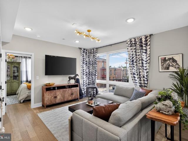 2457 Carpenter Street # 2