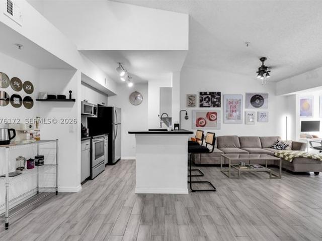 2457 Centergate Dr Apt 306, Miramar, FL 33025