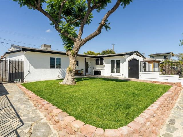 2457 W Glenoaks