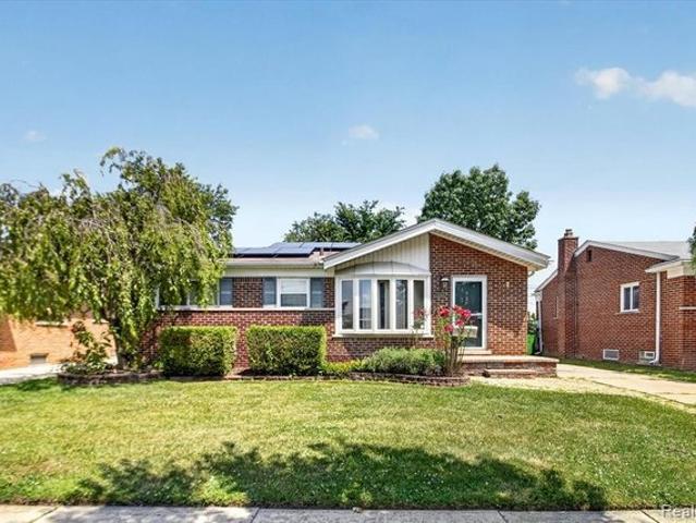 24584 Marine Ave, Eastpointe, MI 48021