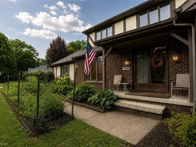 2458 Cedarwood Road