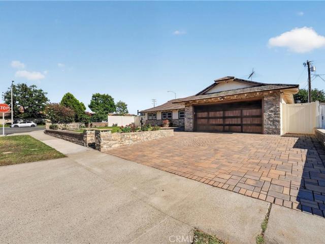 2458 E Powhatan