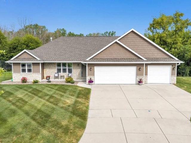 2458 Prairie Wind Ct, Green Bay, WI 54303