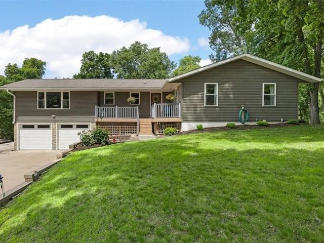 2459 th Dr, Marengo, IA 52301