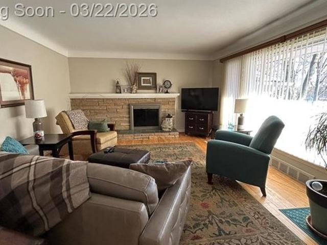 24500 Tudor Ln, Franklin Vlg, MI 48025