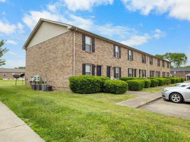 2450 Caroline Dr, Clarksville, TN 37042