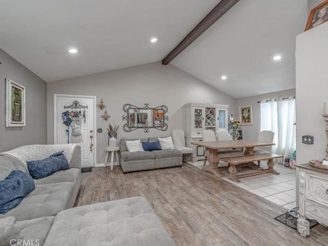 2450 E 115th St, Los Angeles, CA 90059