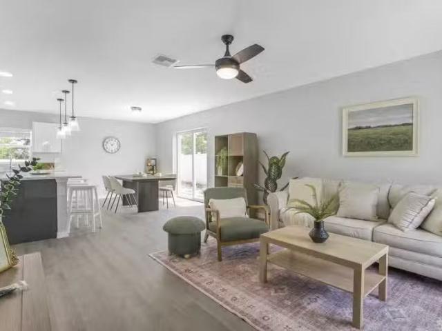 $2450 FURNISHED 3 Bedroom 2 Bathroom Duplex 6825 San Brun.