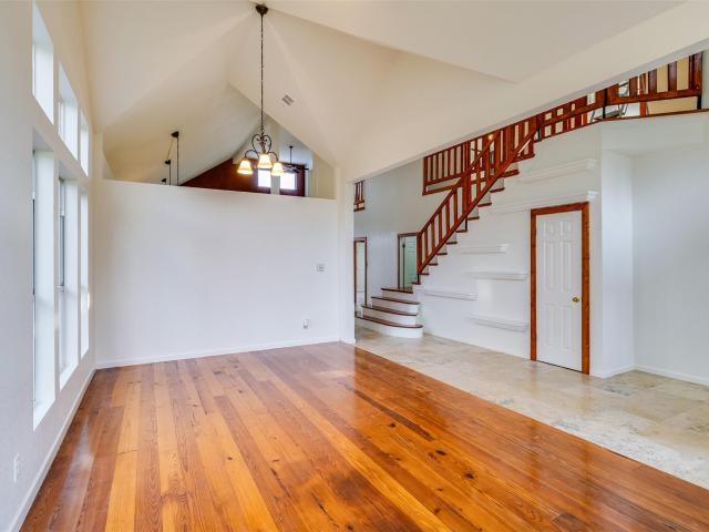 2450 River Oaks Dr