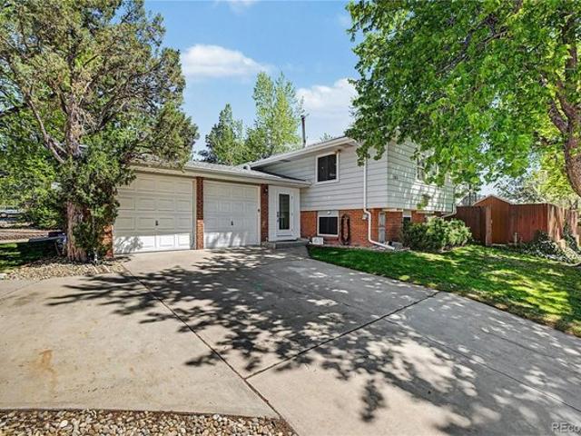 2450 S Jamaica St, Aurora, CO 80014