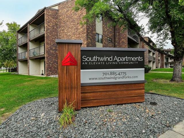 2450 30th Ave S, Grand Forks, ND 58201