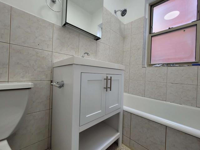 2450 58 W. Wilson/4601 11 N. Campbell 1 Bedroom Apartment for Rent at 2450 W Wilson Ave, Chicago, IL 60625 Lincoln Square