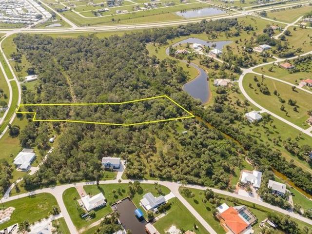 24511 Yacht Club Blvd, Punta Gorda, FL 33955