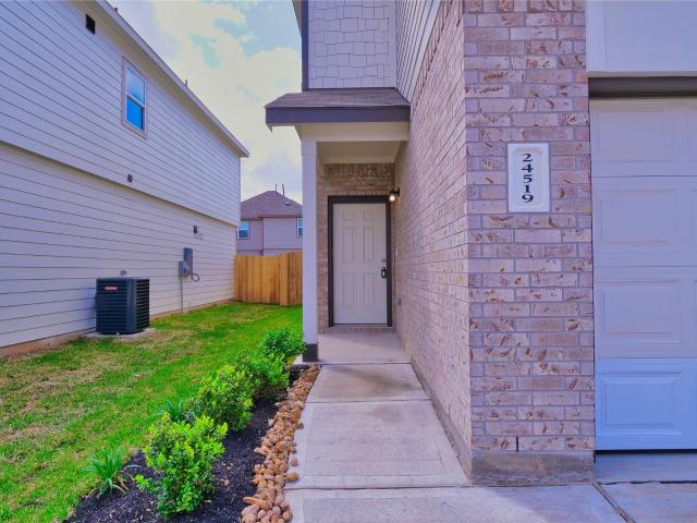24519 Lorenzo Glaze Trail