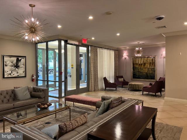 2451 Midtown Avenue # 606