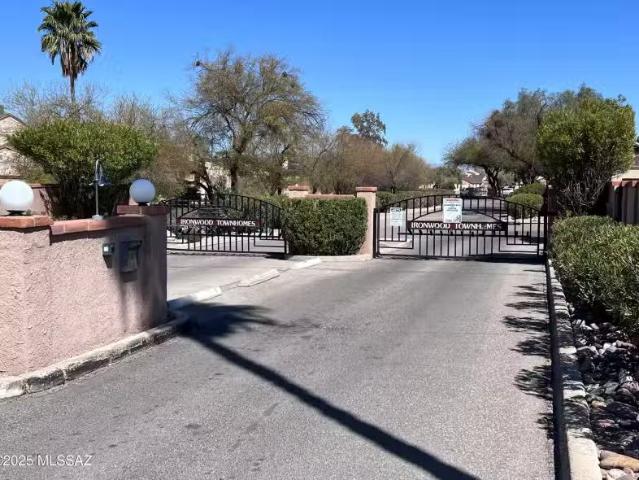 2451 N Palo Hacha Dr, Tucson, AZ 85745 MLS 22507961