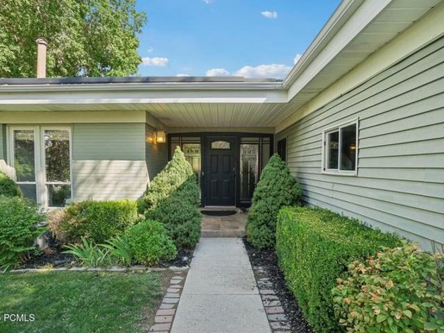 2451 E Murray Holladay Rd, Holladay, UT 84117
