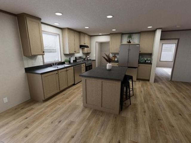 2451 Eight Mile Rd Unit 9, Kawkawlin, MI 48631