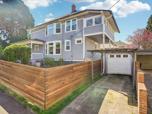 2451 se yamhill st
