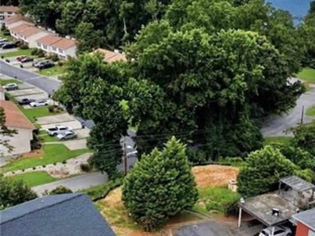 2451 Terrace Vw NW, Gainesville, GA 30501