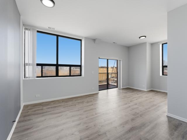 2451 W Howard St, Unit 212, Chicago, IL 60645 | MLS #12602