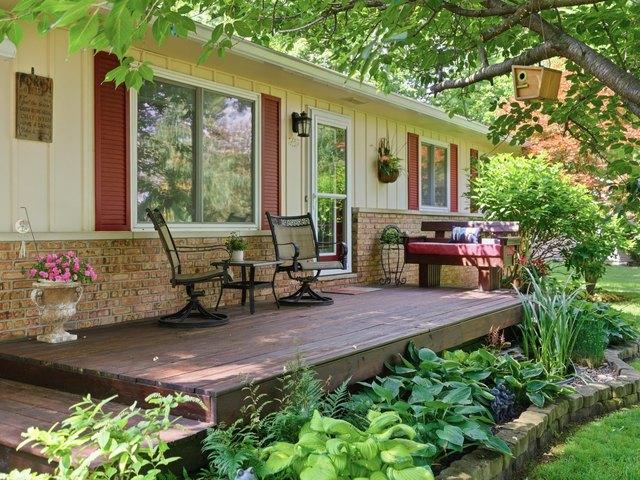 2452 Moore Pl, Howell, MI 48843