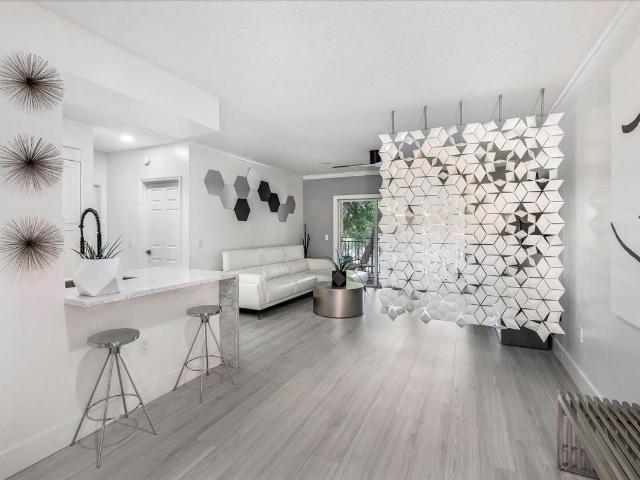 2452 Centergate Dr, Unit 202, Miramar, FL 33025 | MLS #F10549