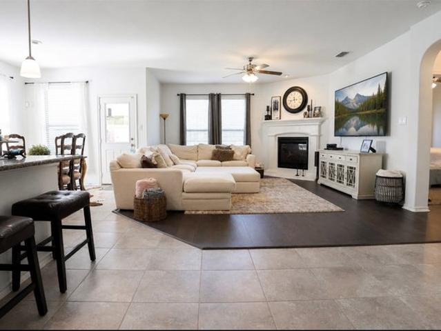 2452 Clay Creek Ln, Fort Worth, TX 76177