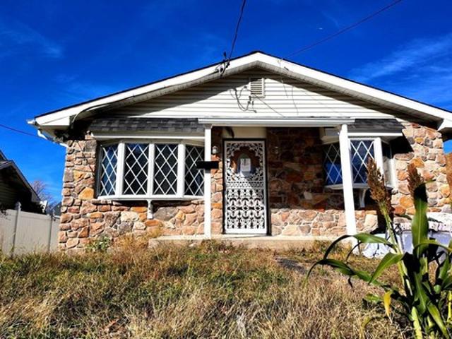 2452 Linconia Ave, Feasterville Trevose, PA 19053