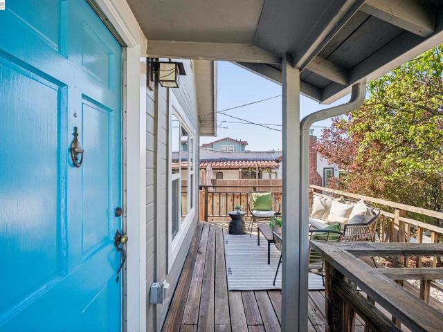 2452 Potomac St