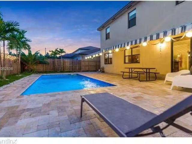 24532375 16624 SW 43rd Ln #1