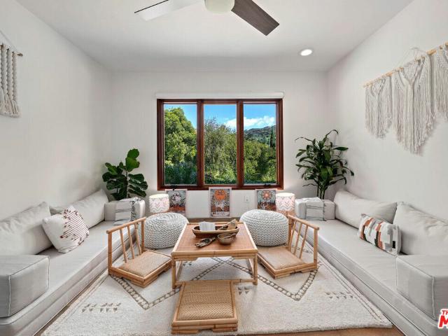 24537 Dry Canyon Cold Creek Rd, Calabasas, US, CA