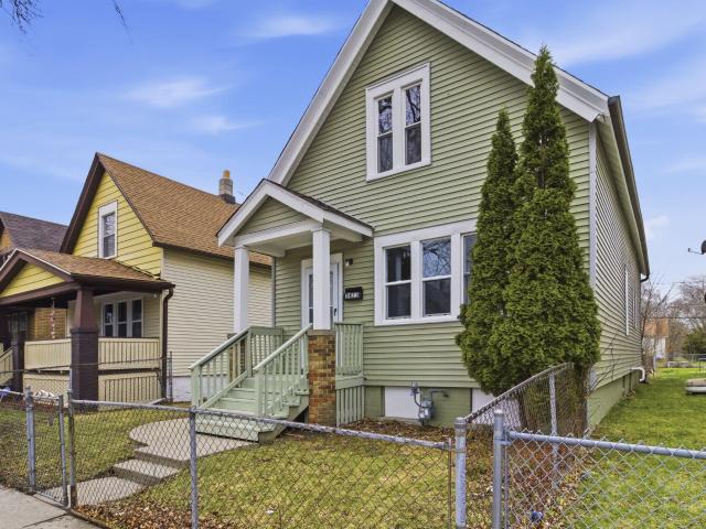 2453 N 15th St