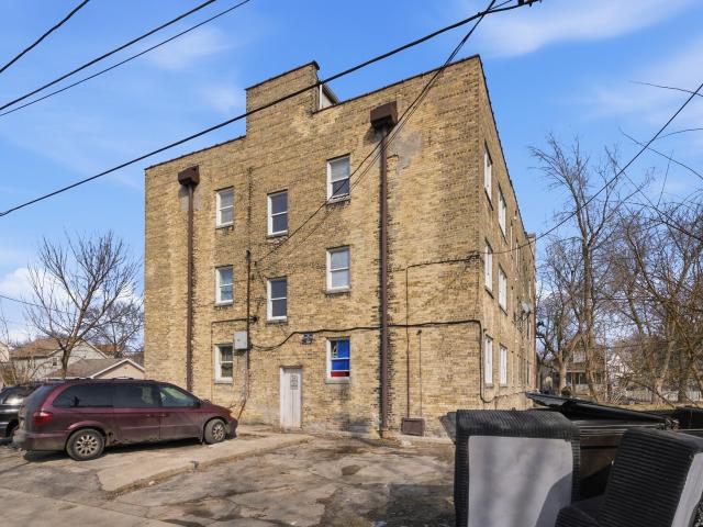 2453 N 17th St